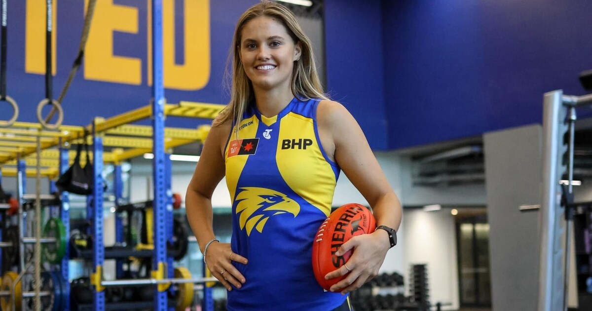 AFLW: Cleaver cruising through dual-sport balancing act