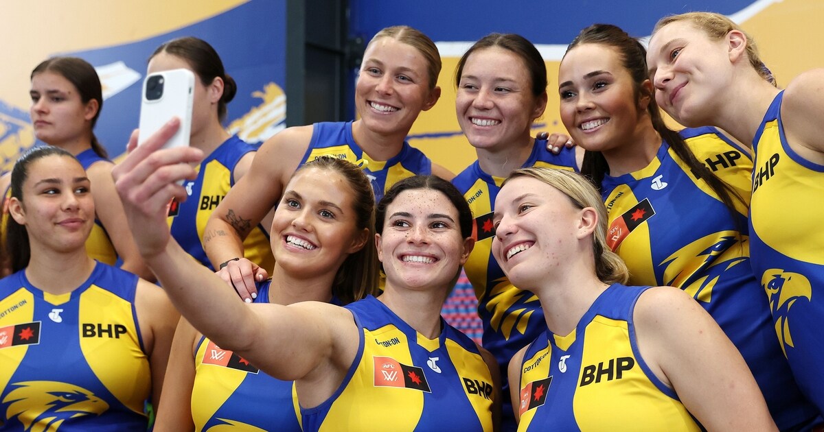 AFLW 2024 Media - West Coast Team Photo Day